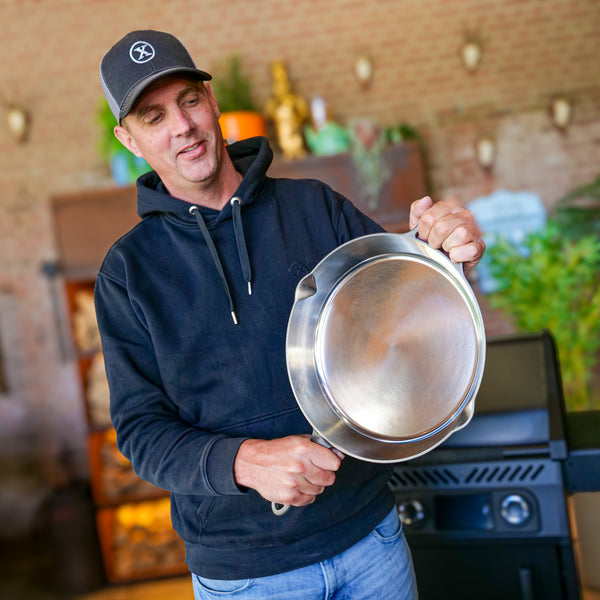 Hand Polished 12" Cast Iron Skillet – Pitmaster X